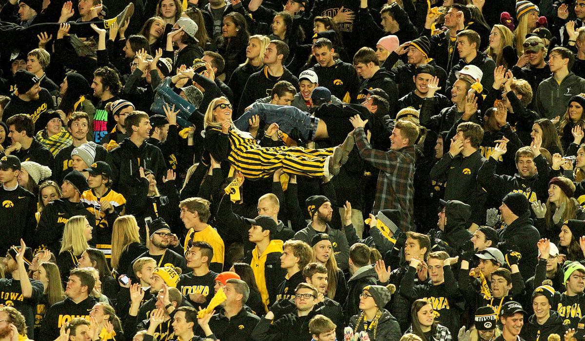 From campus police logs: When Hawkeye fans get unruly | Iowa Hawkeyes ...