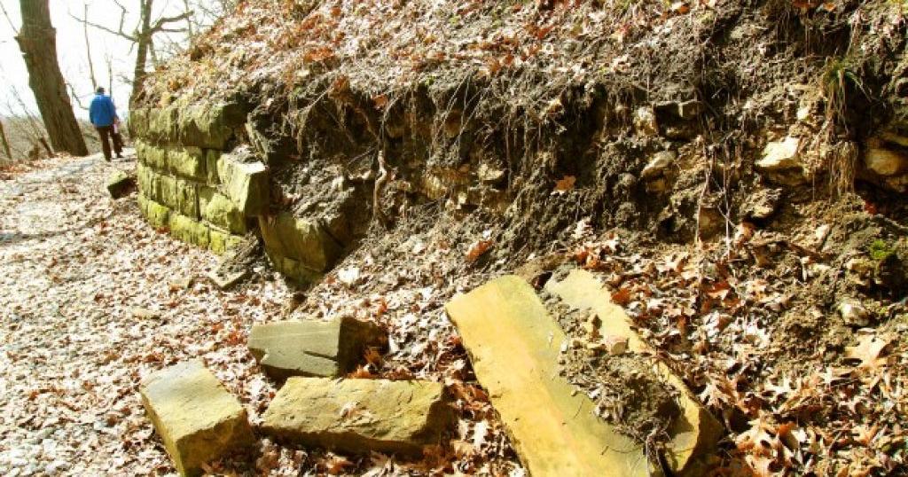 Erosion worsens at Moline cemetery