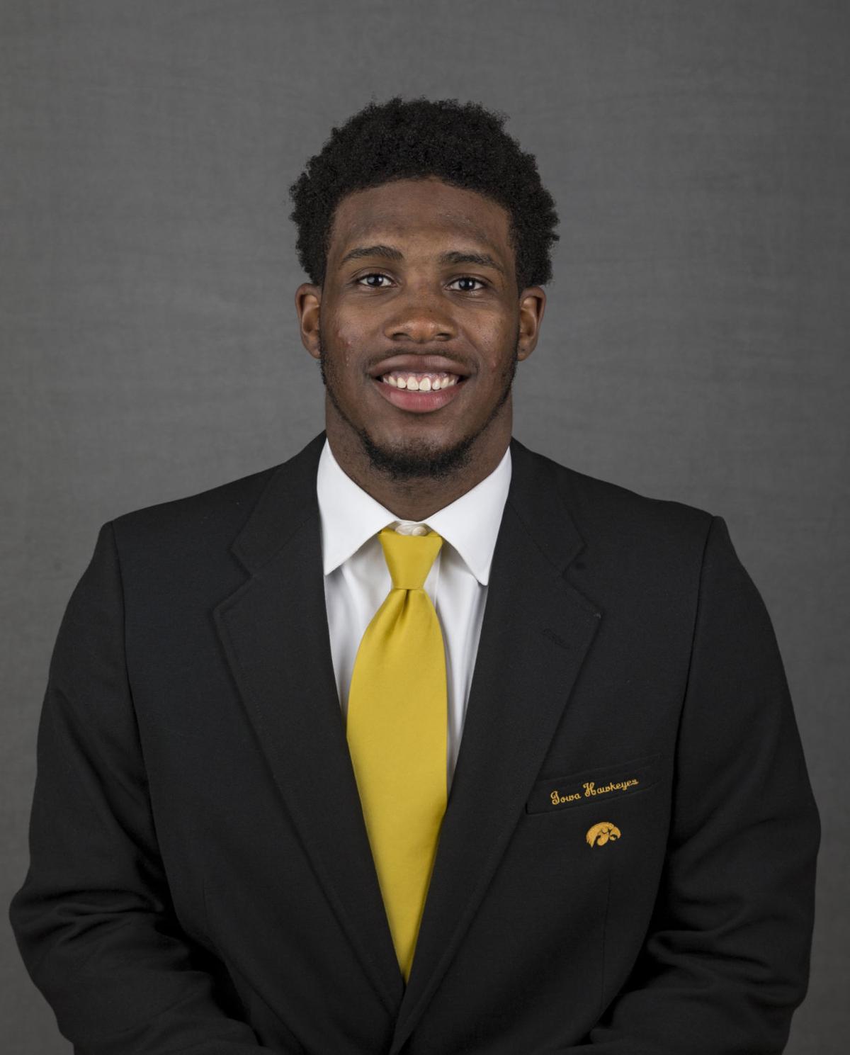 Mitchell returns to Hawkeyes following brief suspension