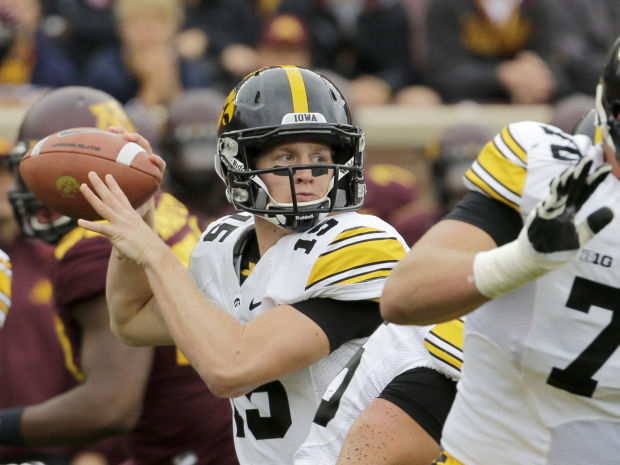 Rudock settling in at controls of Hawkeyes' offense