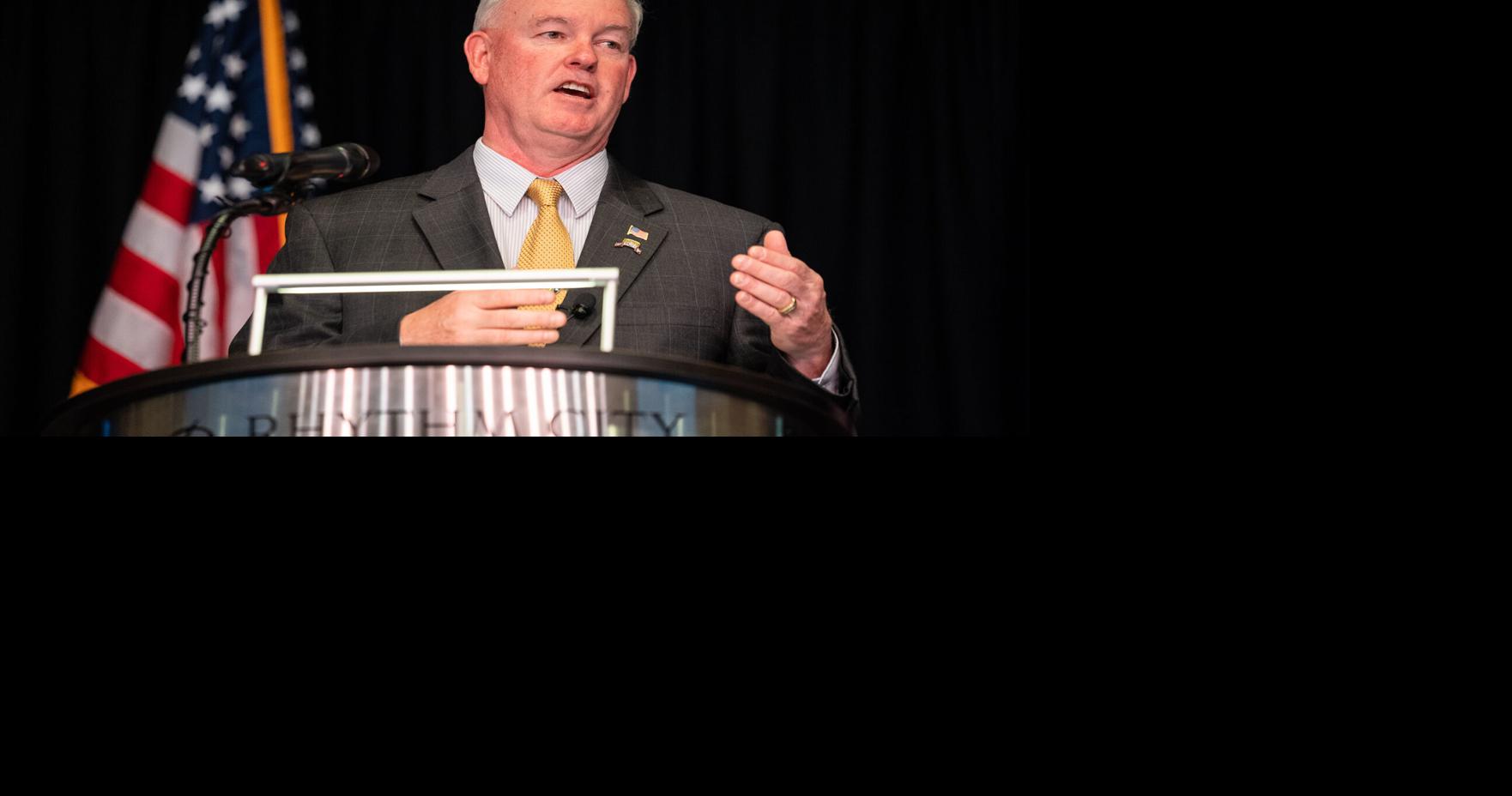 Davenport mayor touts city's investment in road work, riverfront and ...