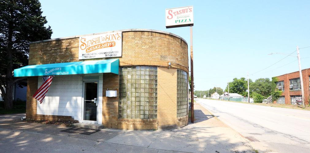 Stashu’s Pizza & Deli in Moline will not reopen after 2018 fire