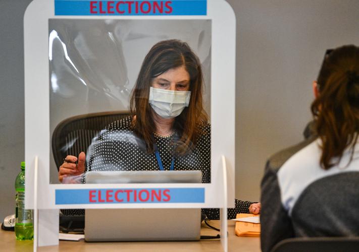 Scott County auditor expands early voting: 'Expect long lines on ...