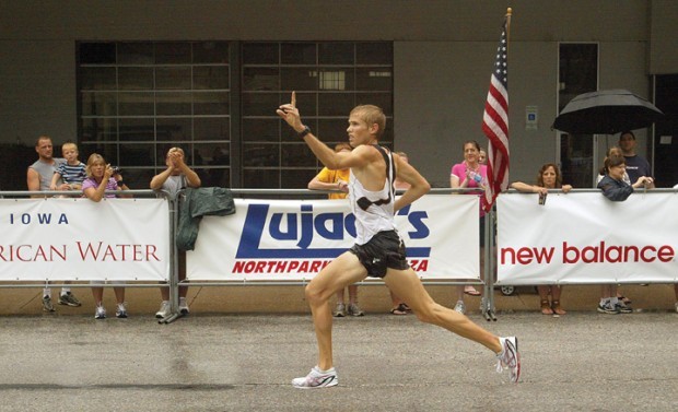 Hall pulls away from field to win Bix 7 men's race