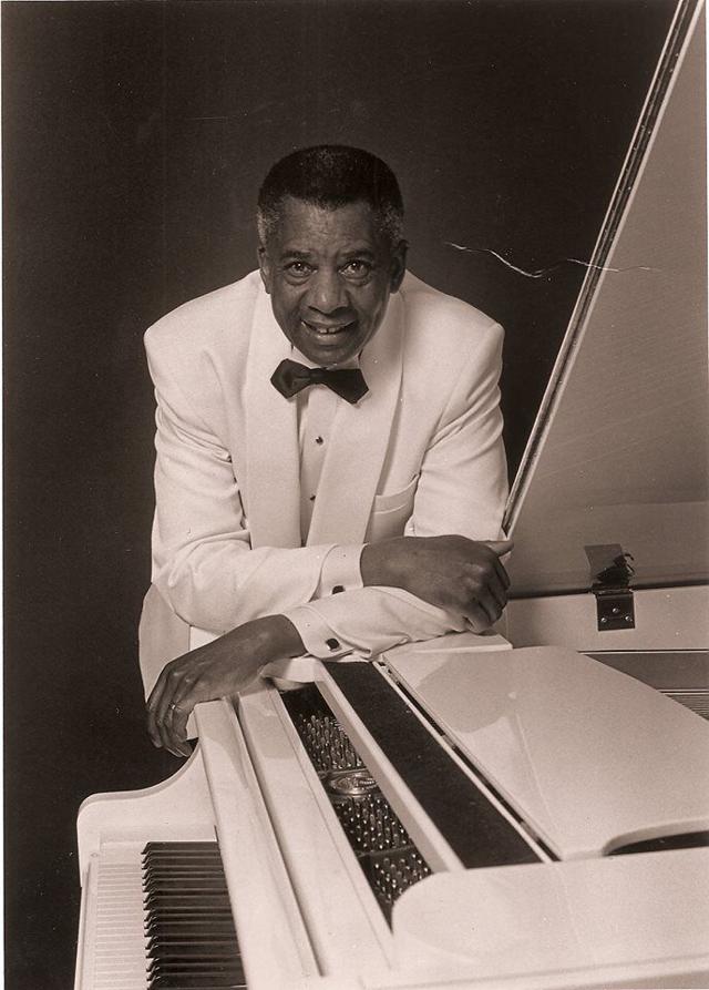 Q-C native Bill Bell, aka 'The Jazz Professor,' has died