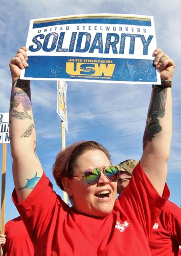 United Steelworkers Local 105 members rally Saturday a day before ...