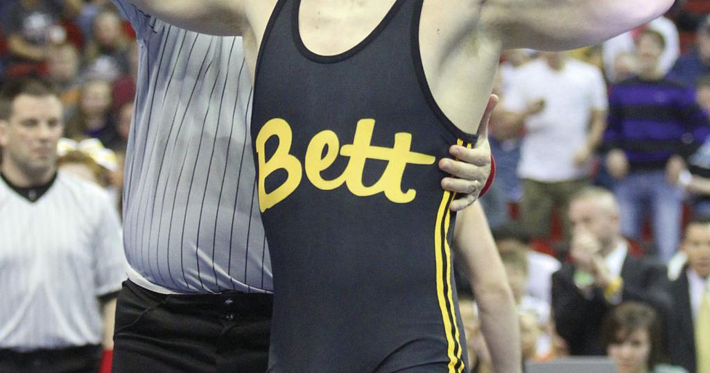 4 Bulldogs win state titles