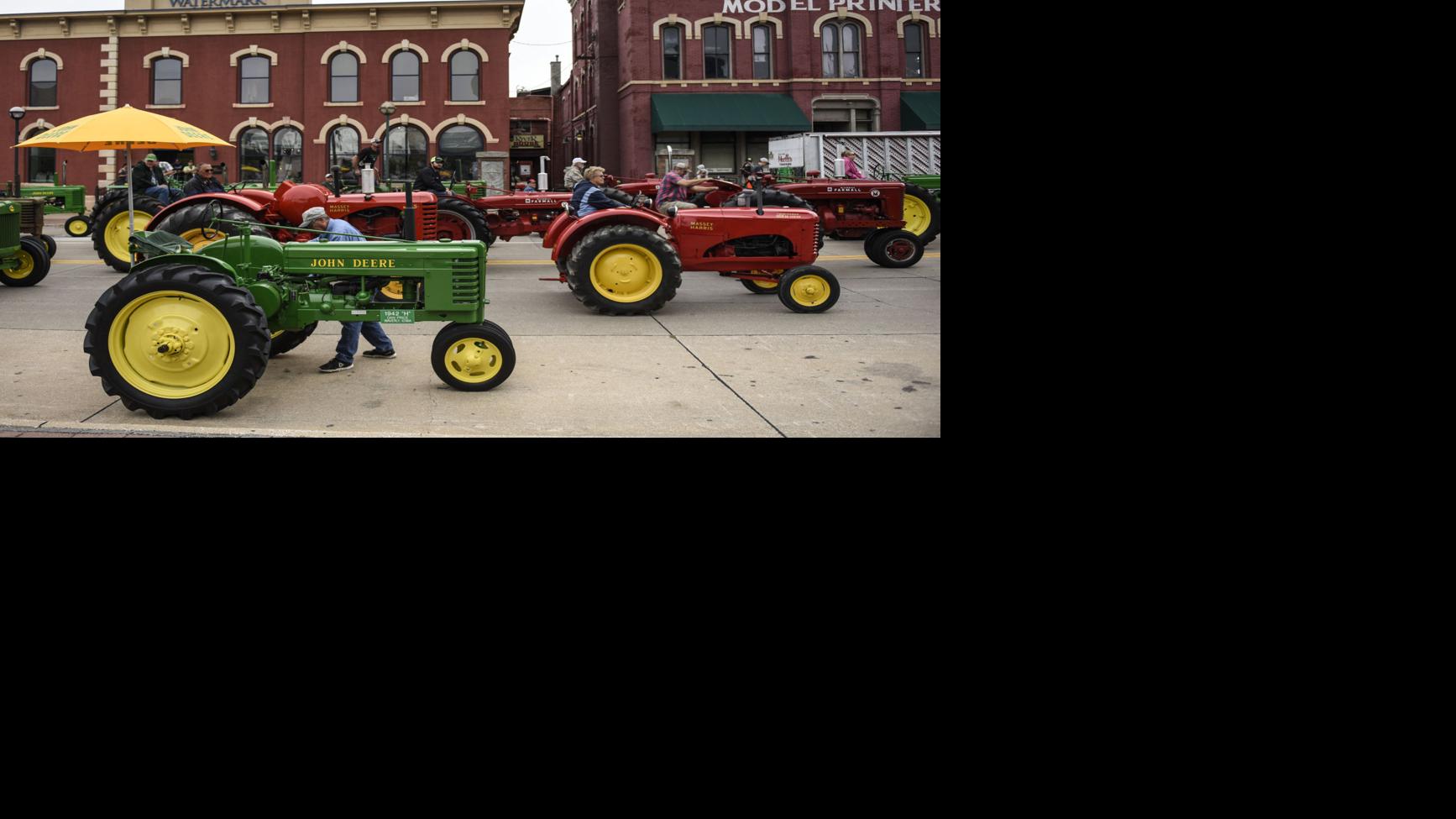 Photos: Tractor parade | Local News | qctimes.com
