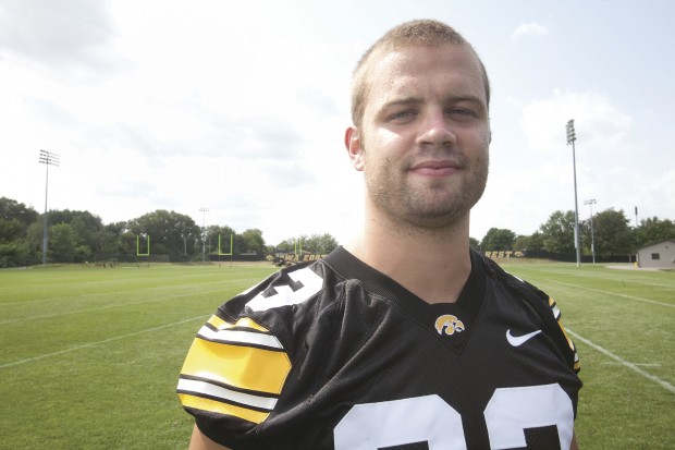 Iowa linebacker Tarpinian expects to play Tuesday