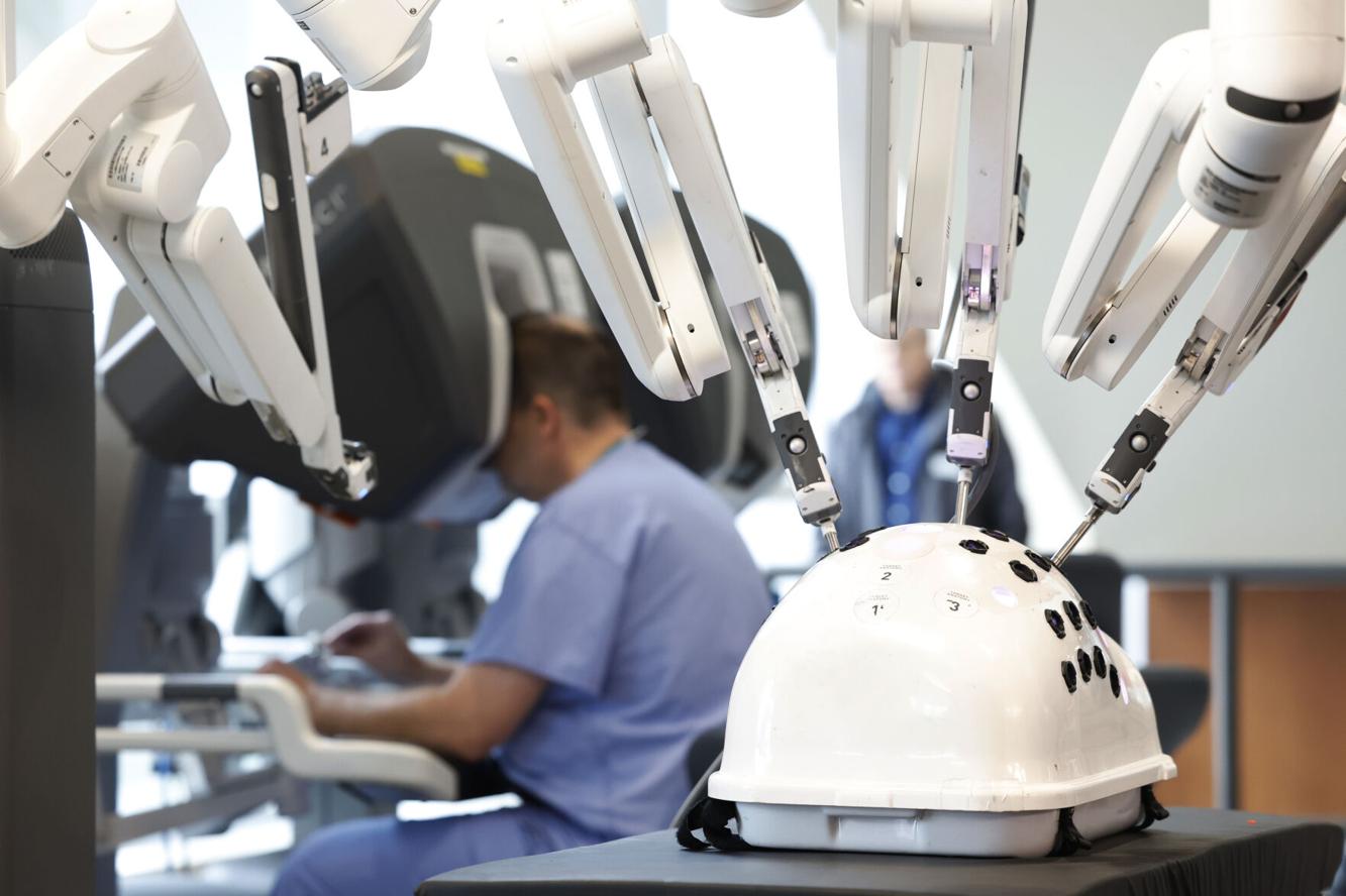 Robot Assisted Surgeries Help Genesis Patients