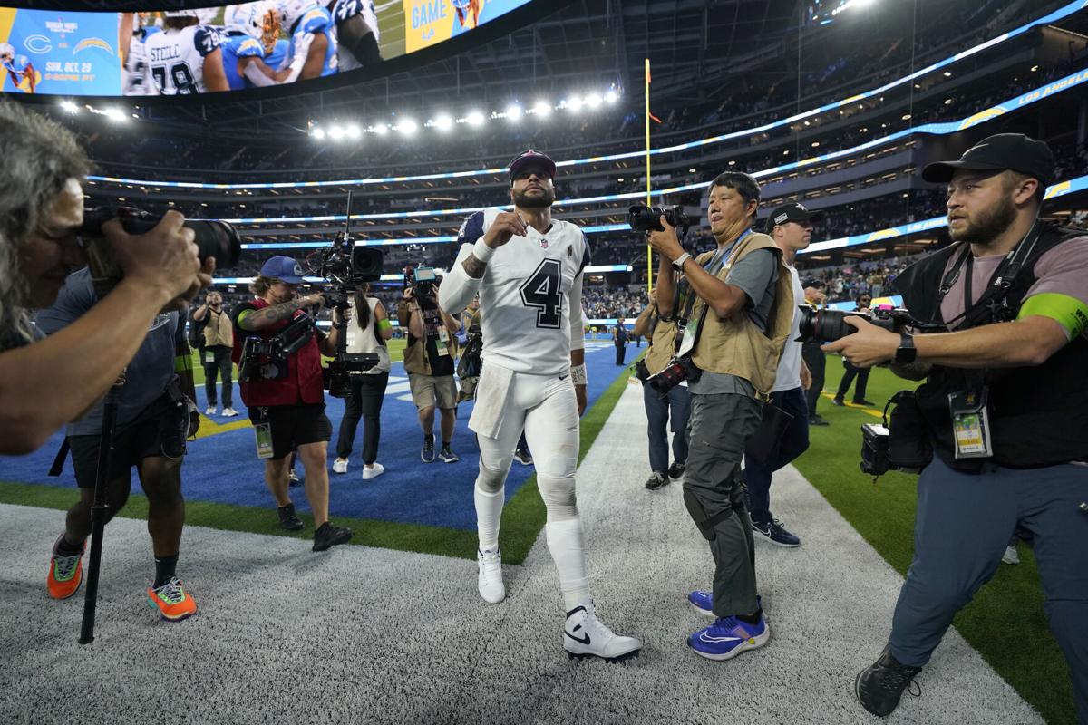 Cowboys edge Chargers