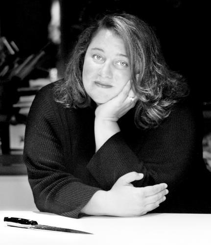 Jennifer Weiner walks her shoes into a mystery