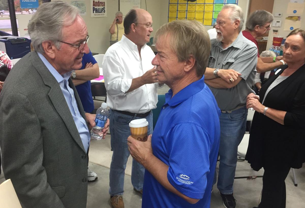 Harkin urges suburban women's vote for Clinton