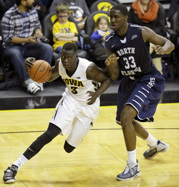 Hawkeyes answer runs to hold off Ospreys | Iowa Hawkeyes Basketball ...