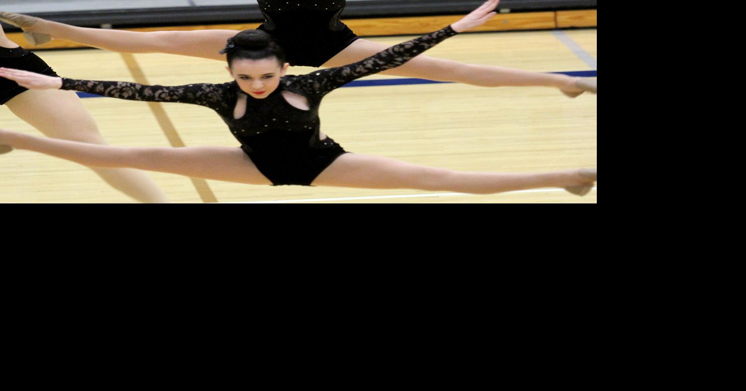 Quad-City dance teams share 'rehearsal' with fans