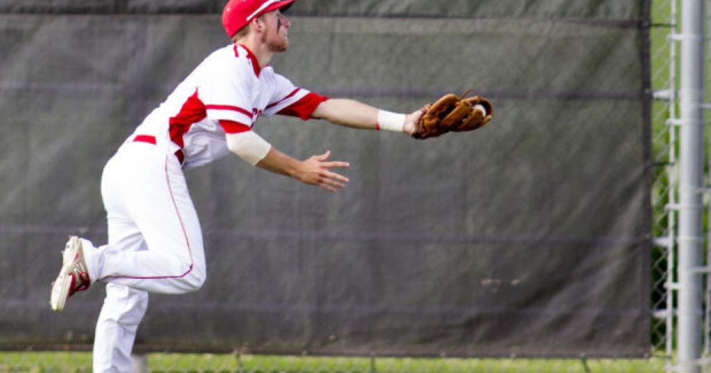 Davenport West sweeps into first in MAC baseball race