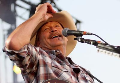 Jackson keeps it real country for a near-record crowd