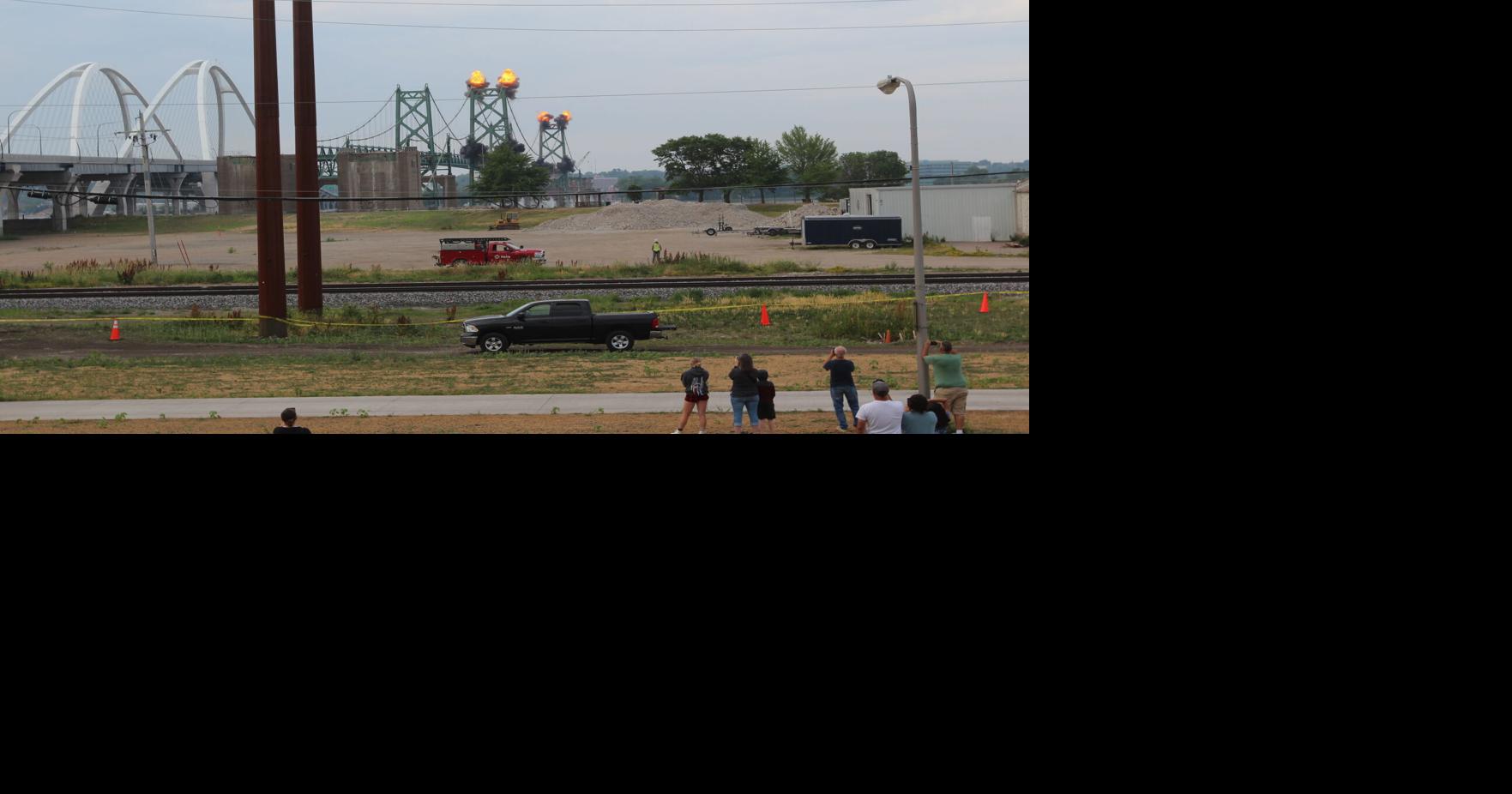 Illinois-bound I-74 bridge towers are gone