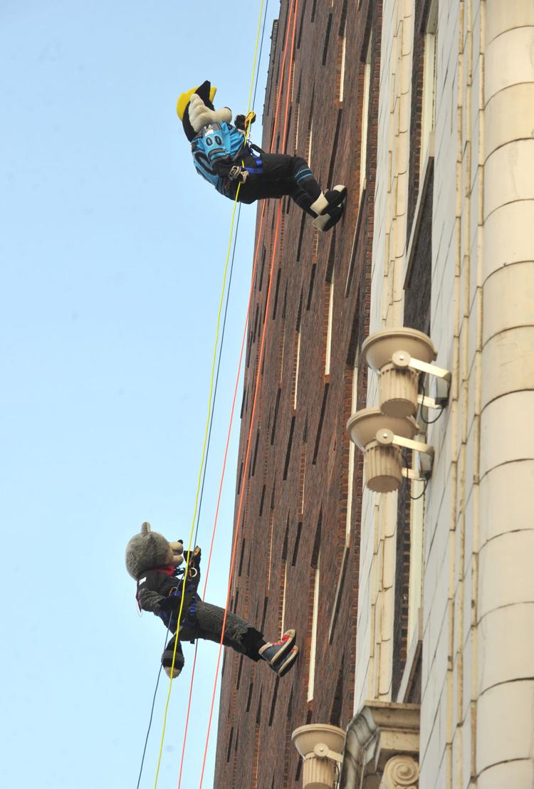 Photos: Over The Edge rappelling fundraiser for Big Brother Big Sister ...