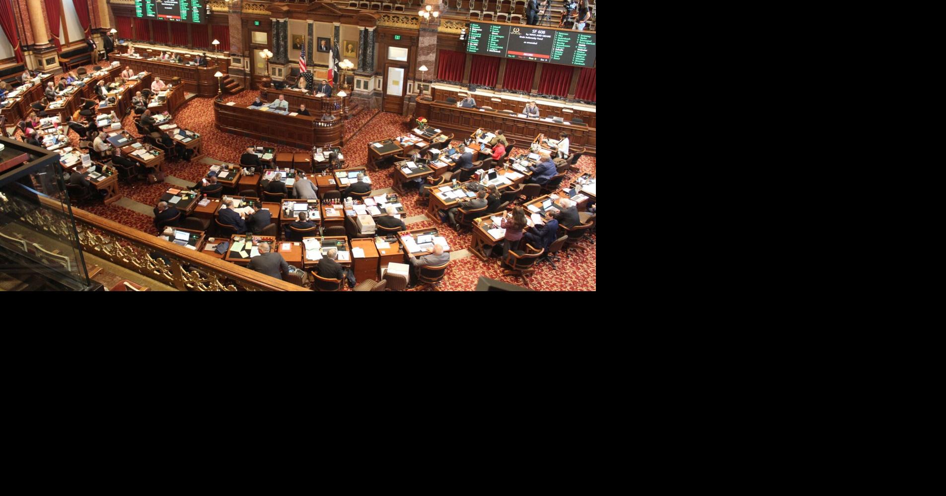 Iowa state lawmakers close out 2025 session with a 21-hour final day