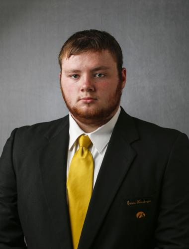 Clark returns, Hawkeyes rout Wolverines