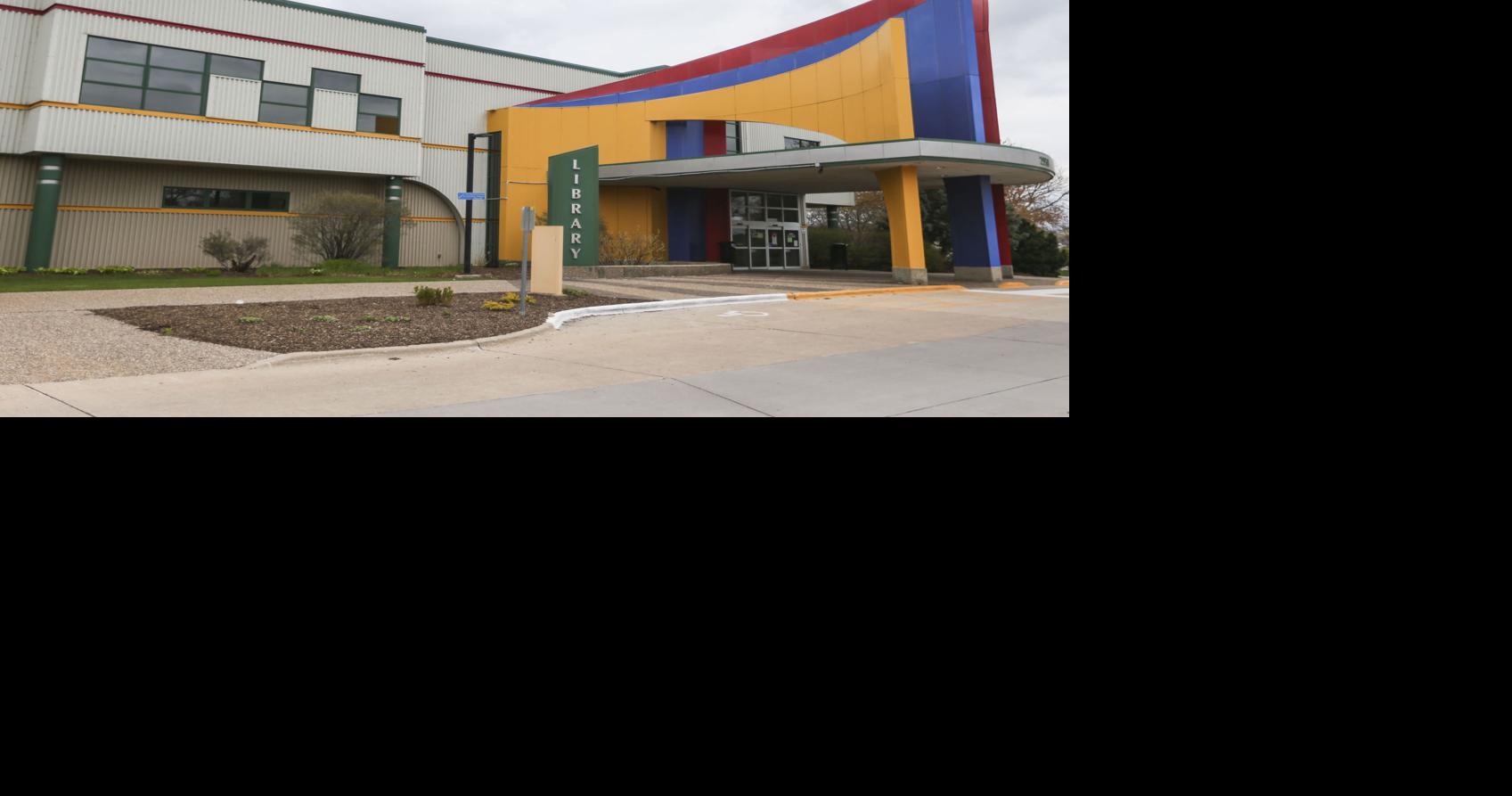 Bettendorf Public Library: A year in the life of an obsessive reader