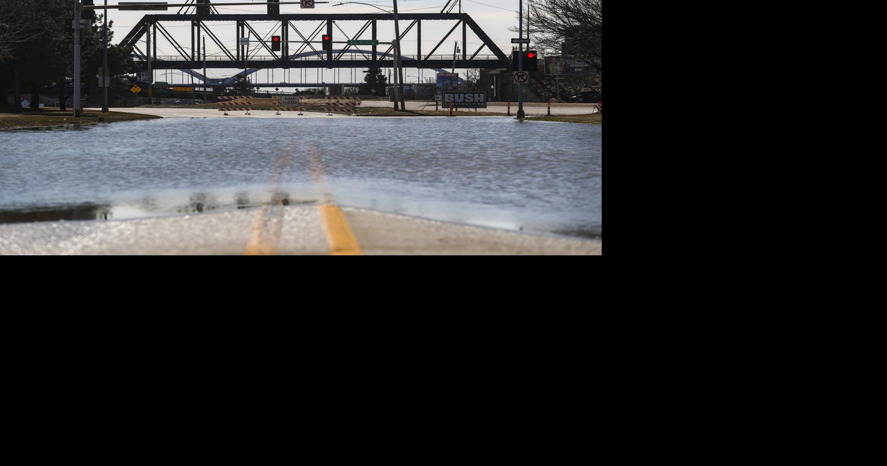 More rain expected while bridge work, floods create maze of Quad-City ...