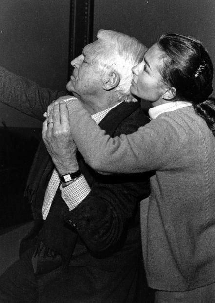 Historic photos: Cary Grant dies in Davenport