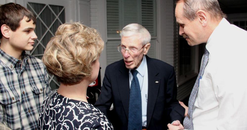 'Hump' pilot receives medal 69 years after final flight