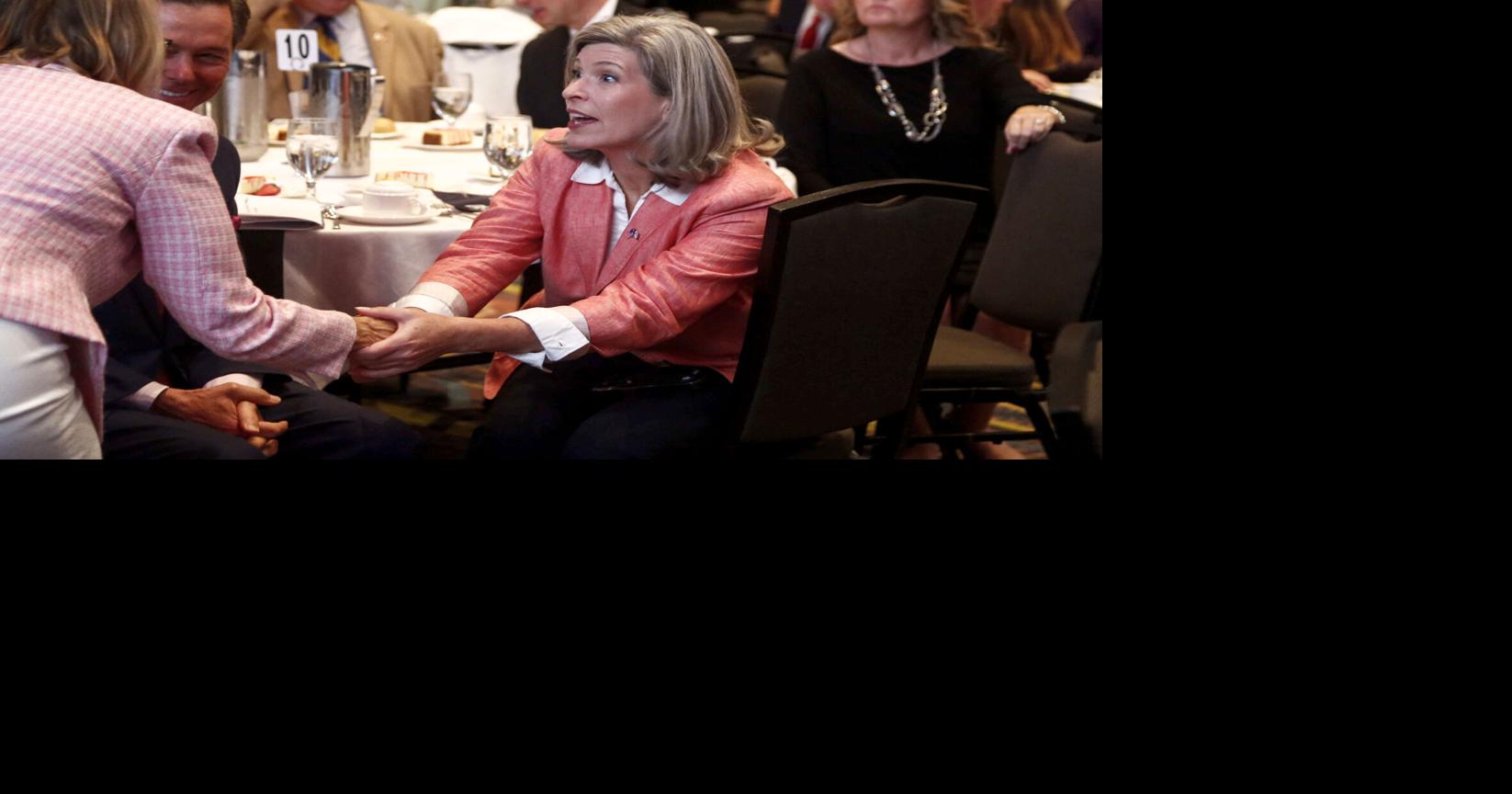 Iowa U.S. Sen. Joni Ernst meets with Netanyahu, American families in Israel