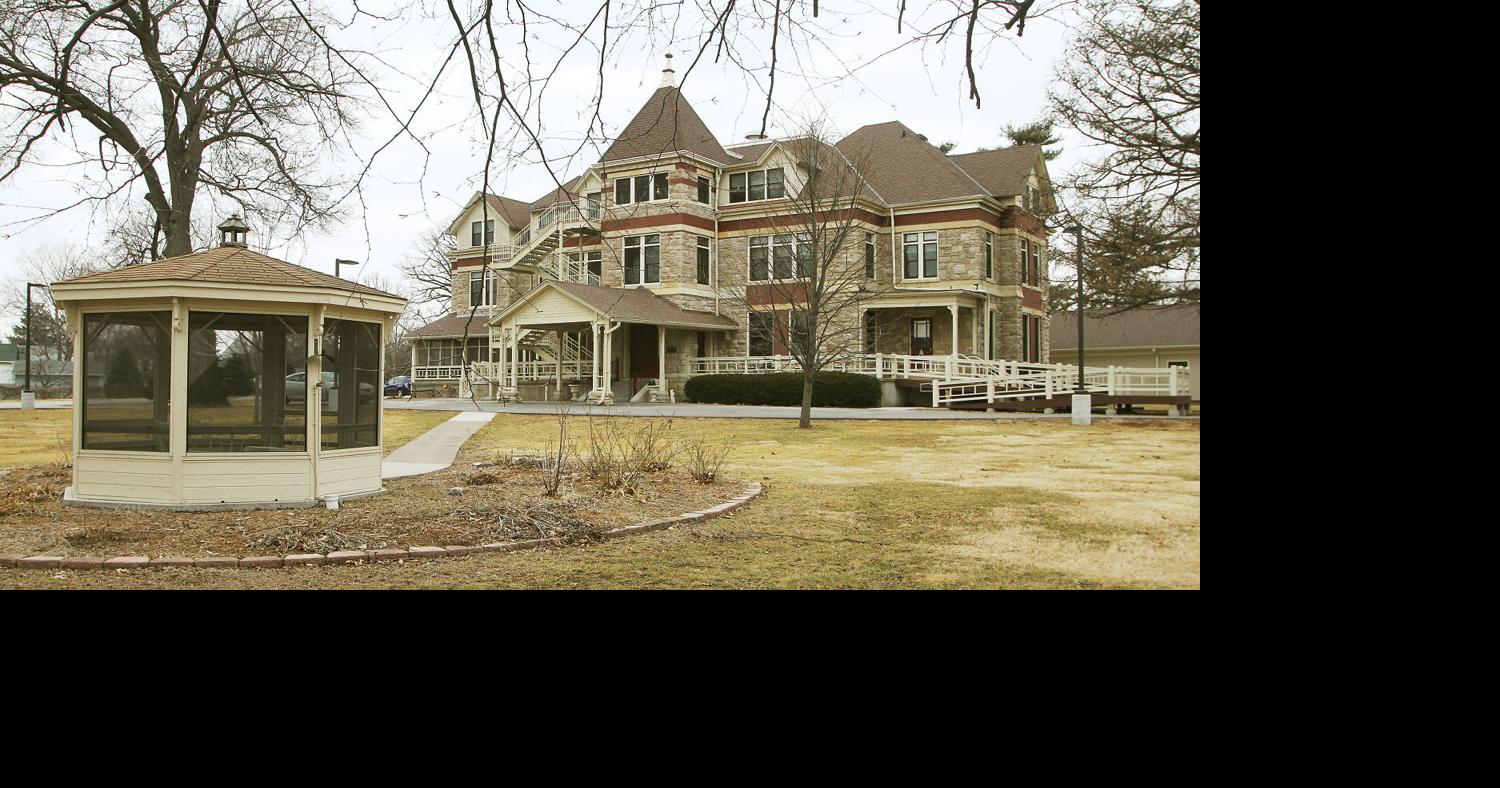 Renovation of a landmark - Clarissa Cook Home