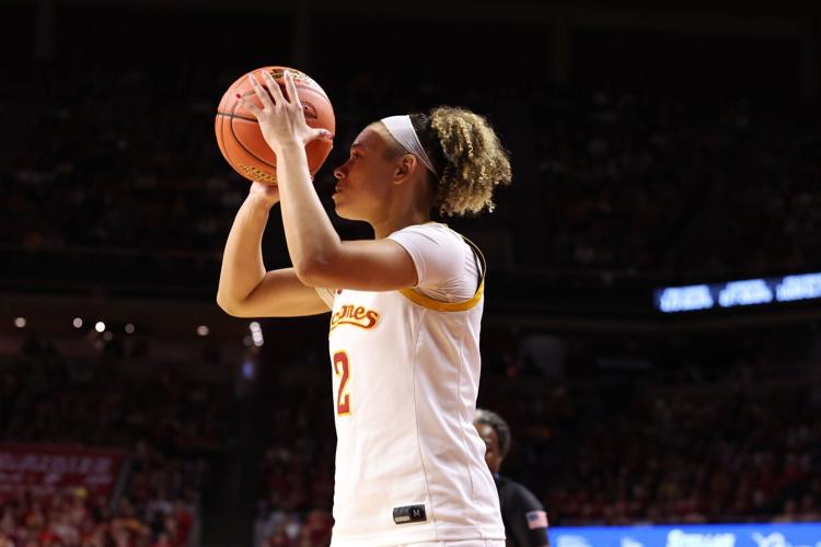 Iowa State loses to Cincinnati, Arianna Jackson injured
