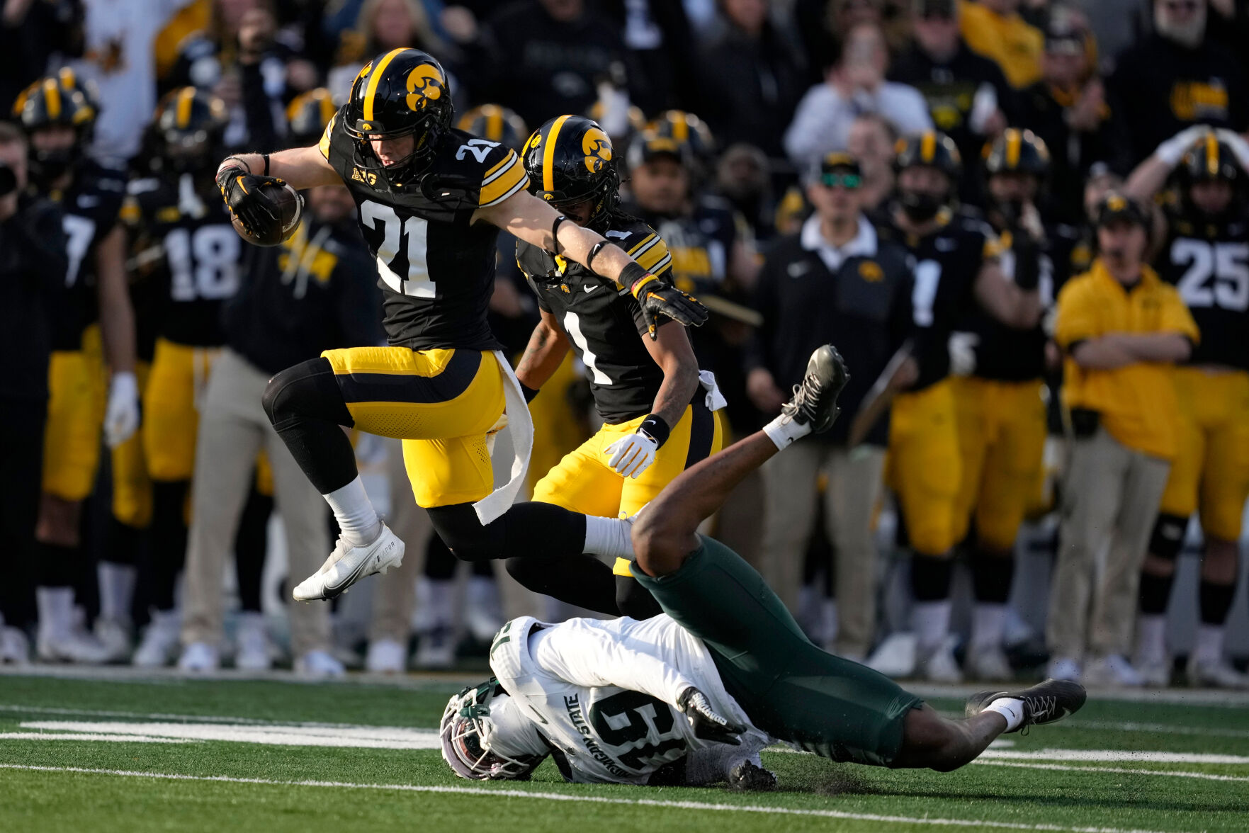 Kaden Wetjen breaks Iowa touchdown return record