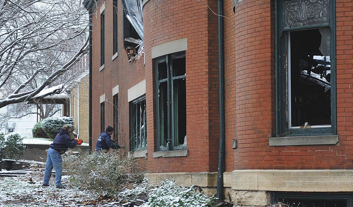 Investigators probe cause of fire