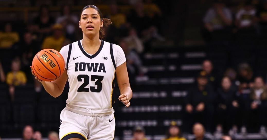 Iowa women's hoops forward to miss extended time