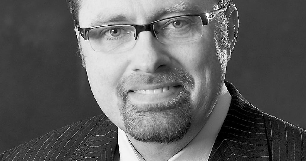 Dr. Robert Kent named Ernst & Young Entrepreneur Of The Year 2012