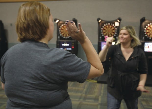 Dart tournament attracts enthusiasts to Davenport