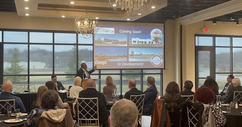 Mayor Reggie Freeman deilvers East Moline State of the City