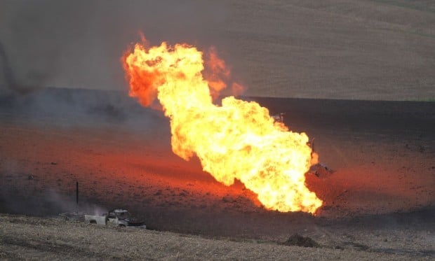 Gas line explodes north of Maquoketa