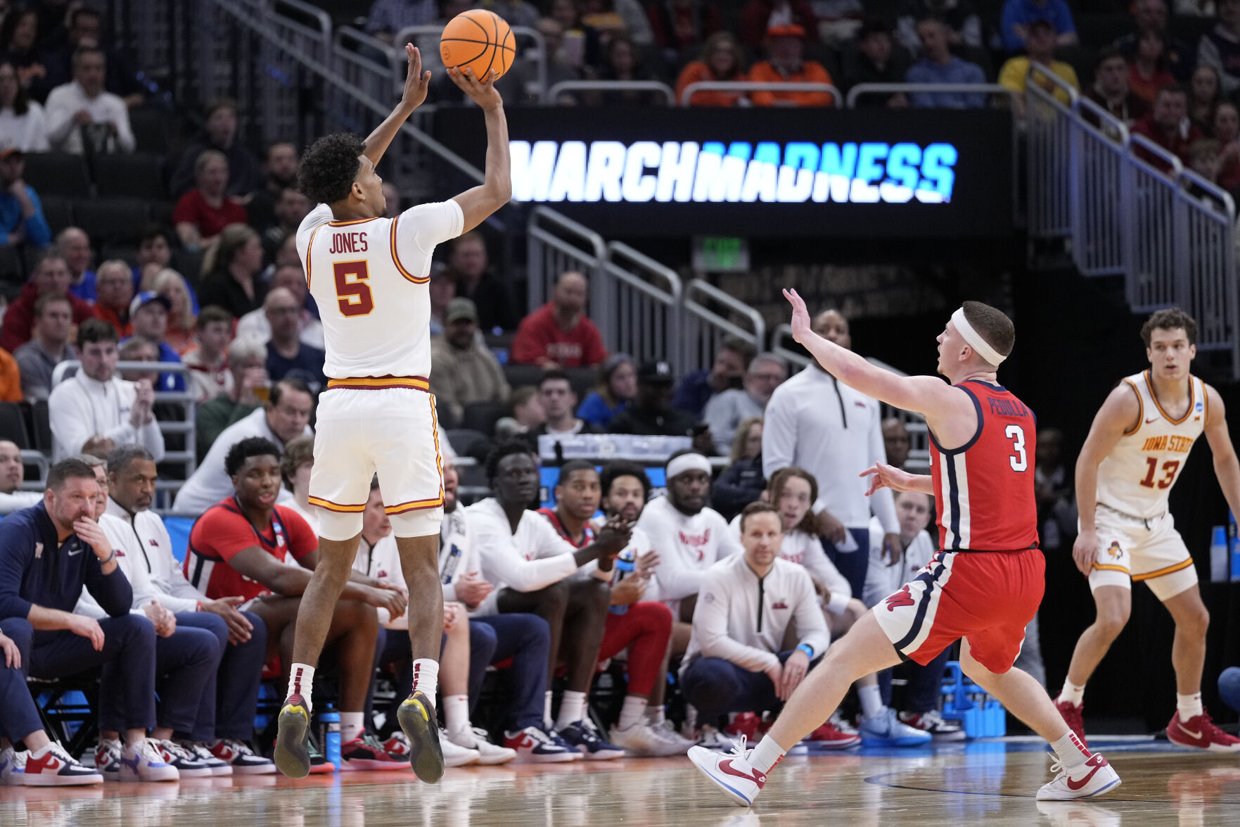 NBA Draft projections for Curtis Jones, Keshon Gilbert