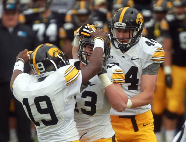 Hawkeye linebackers look to put it all together beginning Saturday