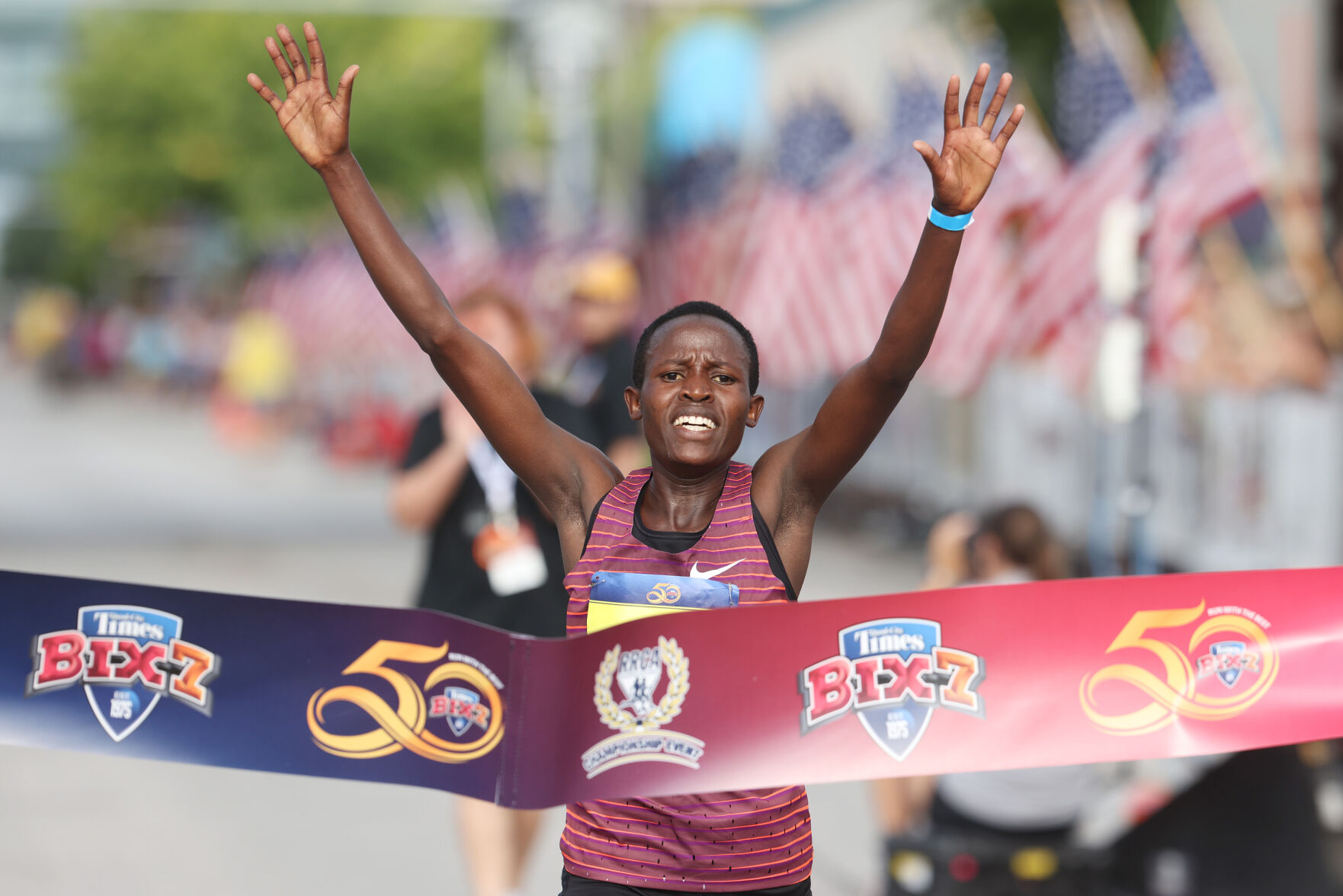 Kiptoo and Chebet win 2024 Quad-City Times Bix 7