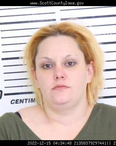 Le Claire PD arrests pair during burglary in progress