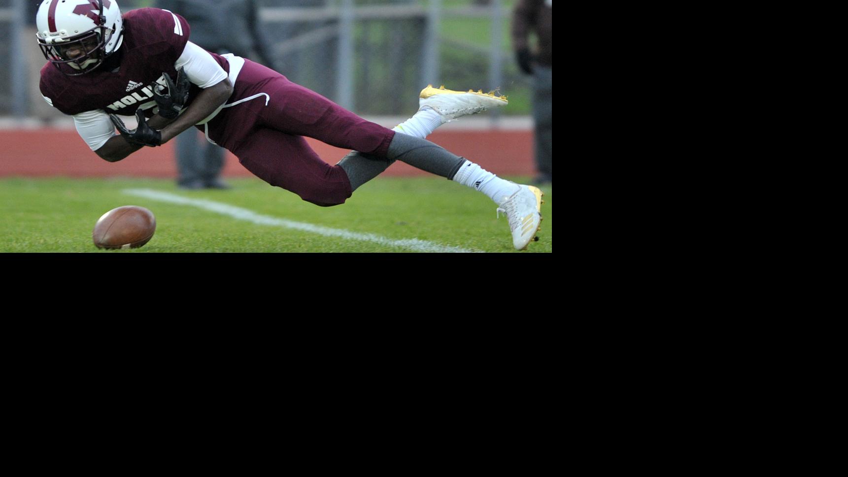 Caravan way too much for Maroons | Moline High School | qctimes.com