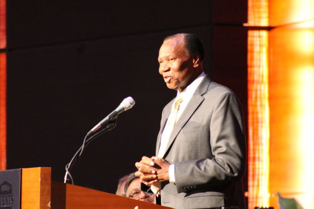 Simon Estes: Prayer, music critical to success