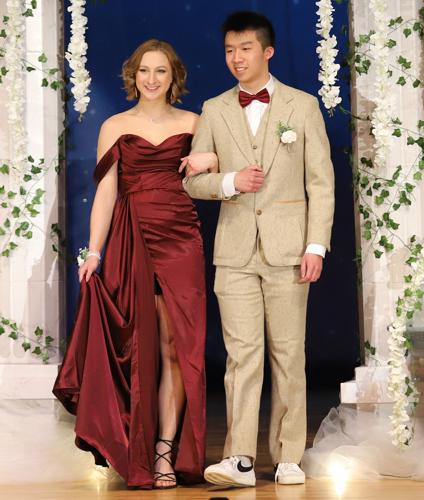 DCHS Prom: Night in Athens | News | rangerreview.com