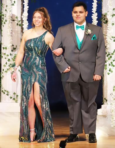 DCHS Prom: Night in Athens | News | rangerreview.com