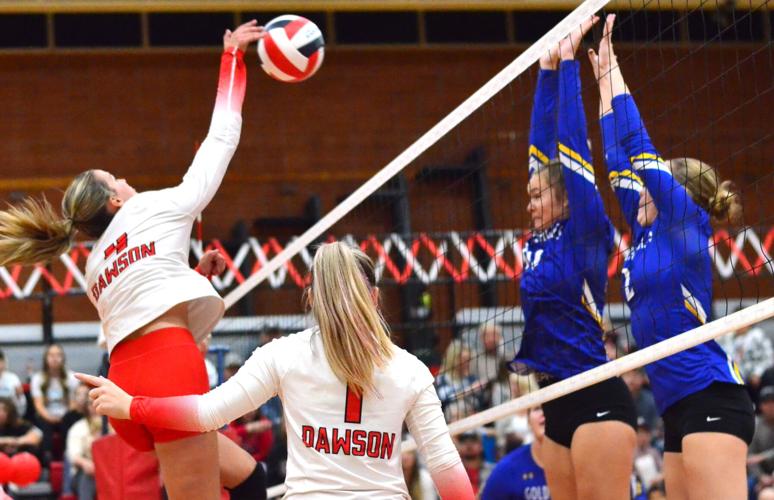Volleyball loses close conference matches to close regular season ...