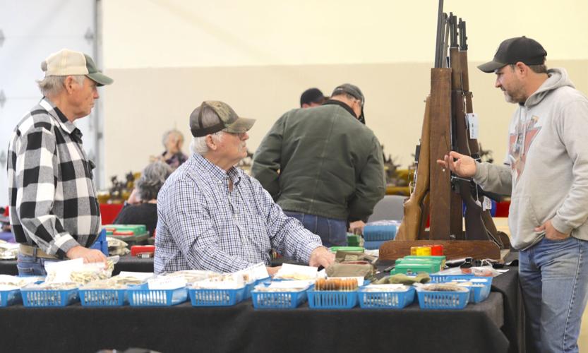 Glendive Gun Show draws a crowd | News | rangerreview.com
