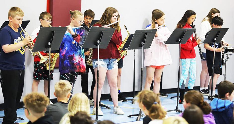 Lincoln School awards | | rangerreview.com